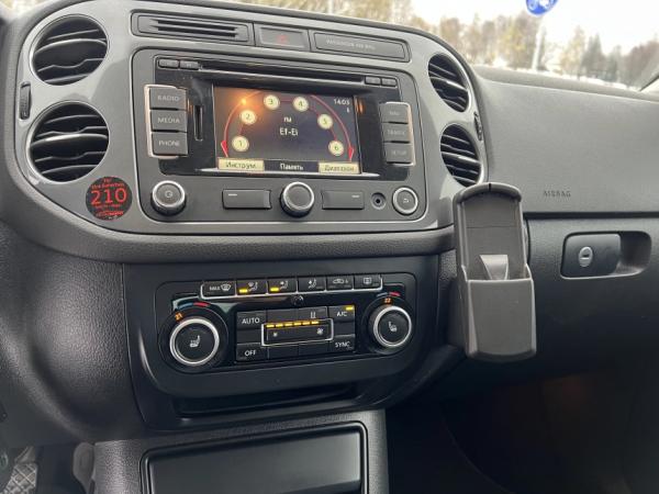 Melns Volkswagen Tiguan 2015 Rīga, ar dzinēja tilpumu 2.00 L un nobraukumu 254 tūkst. km par 11950 €, foto 6 vietnē AUTOMOTO.COM.LV