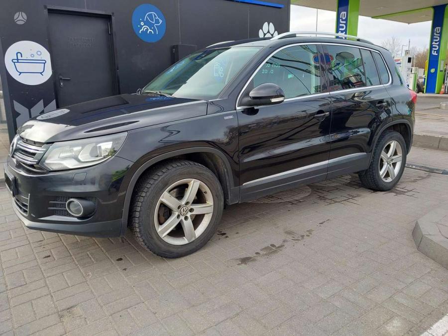 Melns Volkswagen Tiguan 2015 Viļņa, ar dzinēja tilpumu 1.97 L un nobraukumu 259 tūkst. km par 8990 €, foto 5 vietnē AUTOMOTO.COM.LV