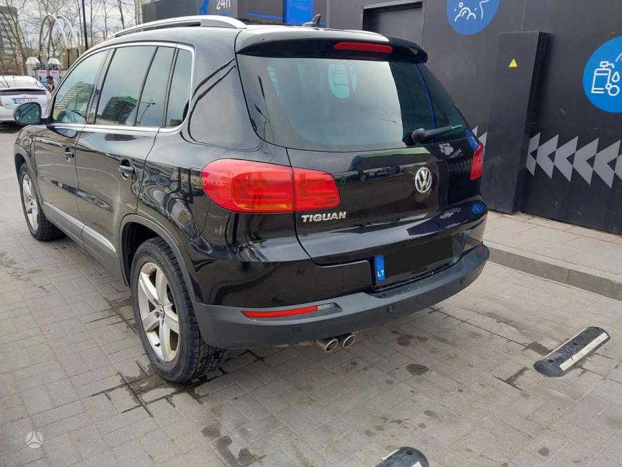 Melns Volkswagen Tiguan 2015 Viļņa, ar dzinēja tilpumu 1.97 L un nobraukumu 259 tūkst. km par 8990 €, foto 8 vietnē AUTOMOTO.COM.LV