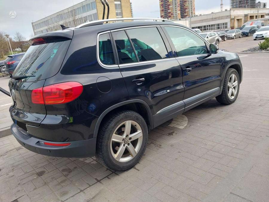 Melns Volkswagen Tiguan 2015 Viļņa, ar dzinēja tilpumu 1.97 L un nobraukumu 259 tūkst. km par 8990 €, foto 9 vietnē AUTOMOTO.COM.LV