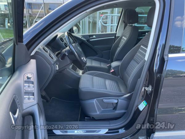 Black Volkswagen Tiguan 2015 in Viljandi, with an engine capacity of 2.00 L and mileage of 170 thousand km for 11480 €, photo 8 on AUTOMOTO.COM.LV