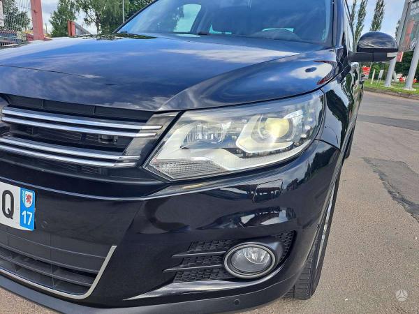 Melns Volkswagen Tiguan 2015 Tauragė, ar dzinēja tilpumu 2.00 L un nobraukumu 177 tūkst. km par 9650 €, foto 3 vietnē AUTOMOTO.COM.LV