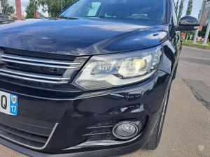 Black Volkswagen Tiguan 2015 in Taurage, with an engine capacity of 2.00 L and mileage of 177 thousand km for 9650 €, photo 4 on AUTOMOTO.COM.LV