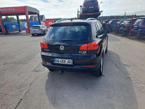 Melns Volkswagen Tiguan 2015 Tauragė, ar dzinēja tilpumu 2.00 L un nobraukumu 177 tūkst. km par 9650 €, foto 6 vietnē AUTOMOTO.COM.LV