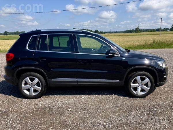 Melns Volkswagen Tiguan 2015 Talsi, ar dzinēja tilpumu 2.00 L un nobraukumu 218 tūkst. km par 12999 €, foto 2 vietnē AUTOMOTO.COM.LV