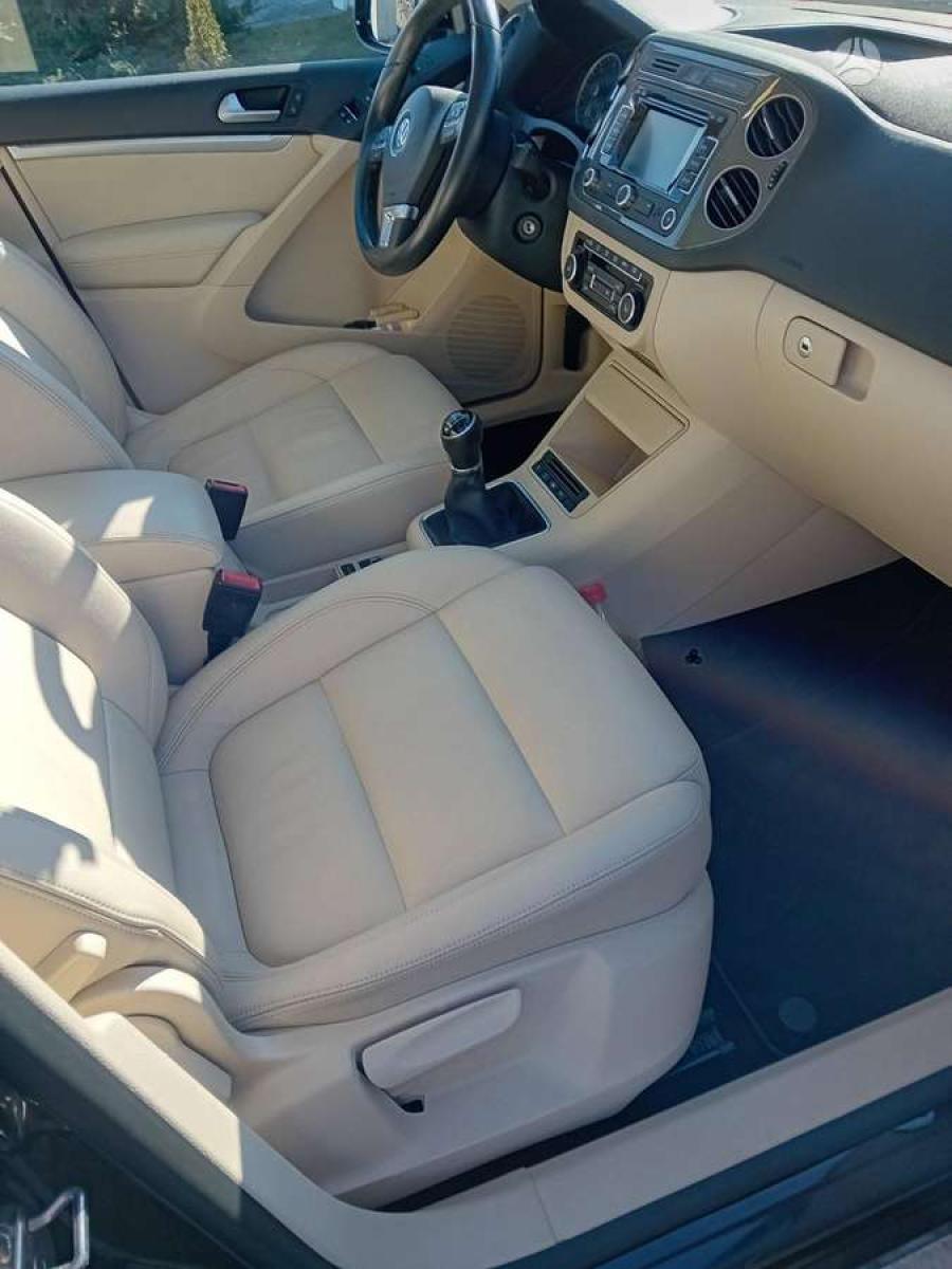 Melns Volkswagen Tiguan 2015 Šauļi, ar dzinēja tilpumu 1.97 L un nobraukumu 247 tūkst. km par 9150 €, foto 9 vietnē AUTOMOTO.COM.LV