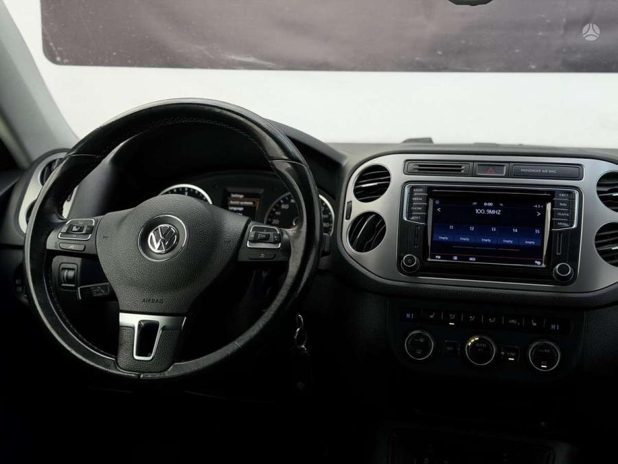 Black Volkswagen Tiguan 2015 in Vilnius, with an engine capacity of 1.97 L and mileage of 260 thousand km for 9900 €, photo 16 on AUTOMOTO.COM.LV