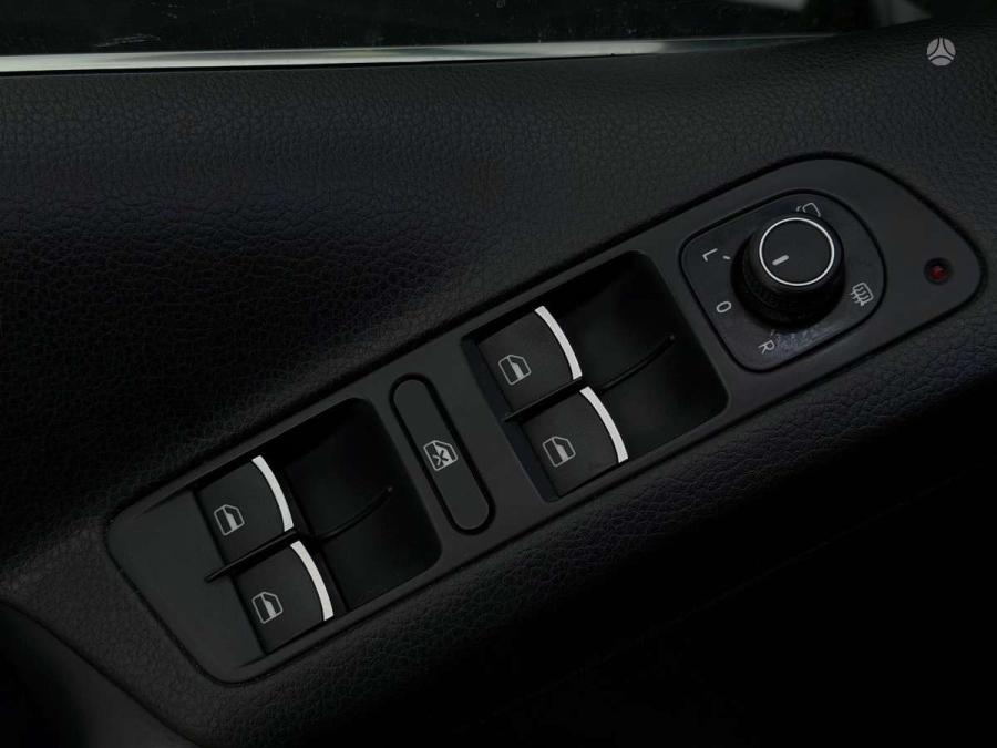 Black Volkswagen Tiguan 2015 in Vilnius, with an engine capacity of 1.97 L and mileage of 260 thousand km for 9900 €, photo 19 on AUTOMOTO.COM.LV