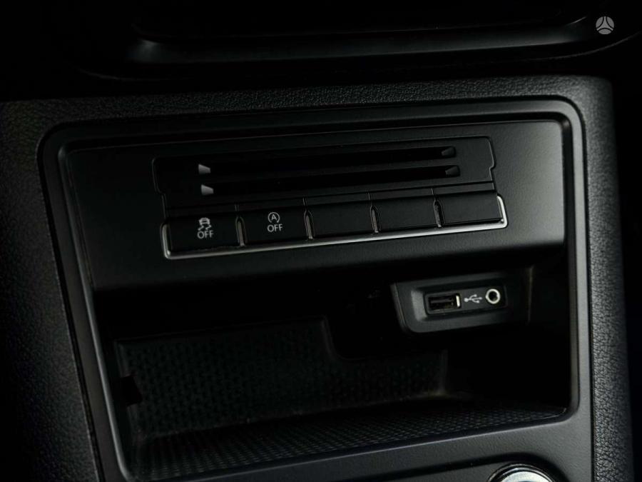 Black Volkswagen Tiguan 2015 in Vilnius, with an engine capacity of 1.97 L and mileage of 260 thousand km for 9900 €, photo 21 on AUTOMOTO.COM.LV