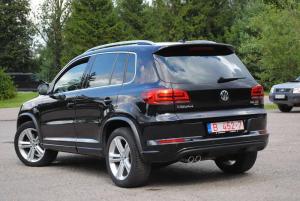 Black Volkswagen Tiguan 2015 in Riga, with an engine capacity of 2.00 L and mileage of 249 thousand km for 12490 €, photo 4 on AUTOMOTO.COM.LV