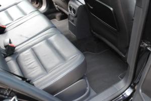 Black Volkswagen Tiguan 2015 in Riga, with an engine capacity of 2.00 L and mileage of 249 thousand km for 12490 €, photo 11 on AUTOMOTO.COM.LV