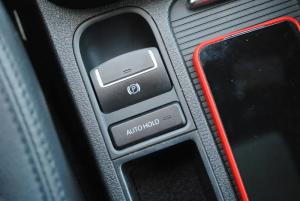 Black Volkswagen Tiguan 2015 in Riga, with an engine capacity of 2.00 L and mileage of 249 thousand km for 12490 €, photo 20 on AUTOMOTO.COM.LV