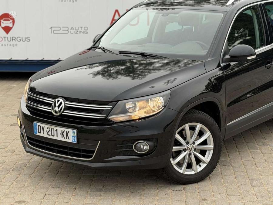 Black Volkswagen Tiguan 2015 in Taurage, with an engine capacity of 1.97 L and mileage of 235 thousand km for 8700 €, photo 9 on AUTOMOTO.COM.LV