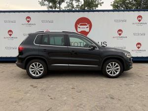 Black Volkswagen Tiguan 2015 in Taurage, with an engine capacity of 1.97 L and mileage of 235 thousand km for 8700 €, photo 12 on AUTOMOTO.COM.LV