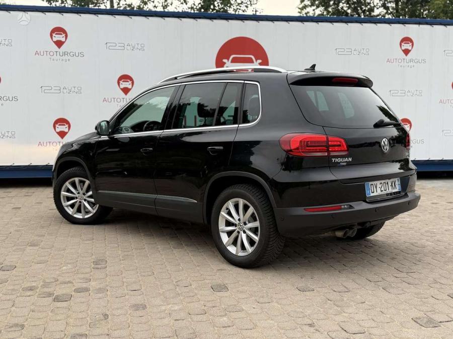 Black Volkswagen Tiguan 2015 in Taurage, with an engine capacity of 1.97 L and mileage of 235 thousand km for 8700 €, photo 18 on AUTOMOTO.COM.LV