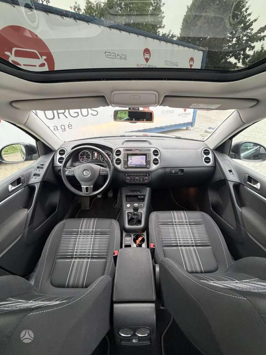 Black Volkswagen Tiguan 2015 in Taurage, with an engine capacity of 1.97 L and mileage of 235 thousand km for 8700 €, photo 32 on AUTOMOTO.COM.LV