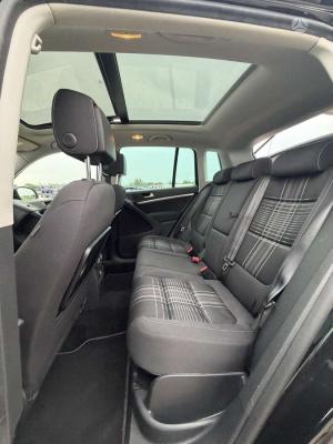 Black Volkswagen Tiguan 2015 in Taurage, with an engine capacity of 1.97 L and mileage of 235 thousand km for 8700 €, photo 35 on AUTOMOTO.COM.LV