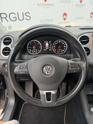 Black Volkswagen Tiguan 2015 in Taurage, with an engine capacity of 1.97 L and mileage of 235 thousand km for 8700 €, photo 43 on AUTOMOTO.COM.LV