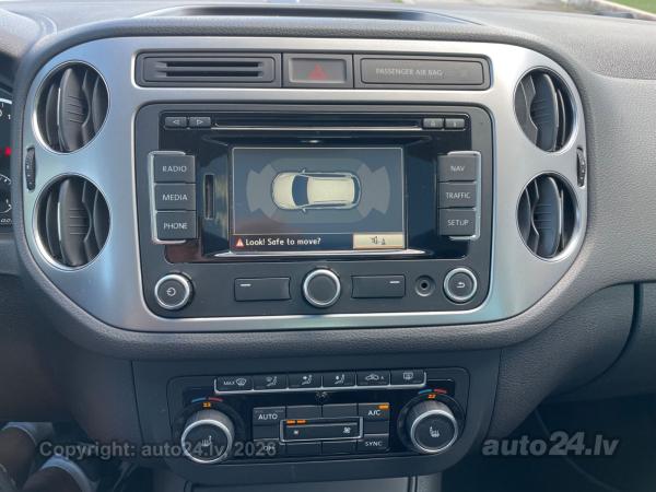 Black Volkswagen Tiguan 2015 in Viljandi, with an engine capacity of 2.00 L and mileage of 170 thousand km for 10980 €, photo 10 on AUTOMOTO.COM.LV