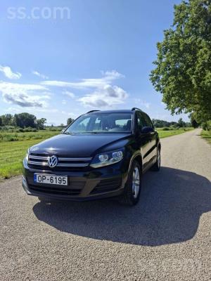 Black Volkswagen Tiguan 2015 in Aizkraukle, with an engine capacity of 1.40 L and mileage of 148 thousand km for 9800 €, photo  on AUTOMOTO.COM.LV