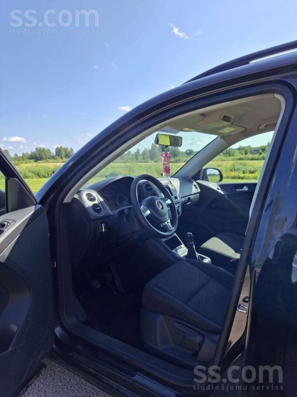 Melns Volkswagen Tiguan 2015 Aizkraukle, ar dzinēja tilpumu 1.40 L un nobraukumu 148 tūkst. km par 9800 €, foto 5 vietnē AUTOMOTO.COM.LV