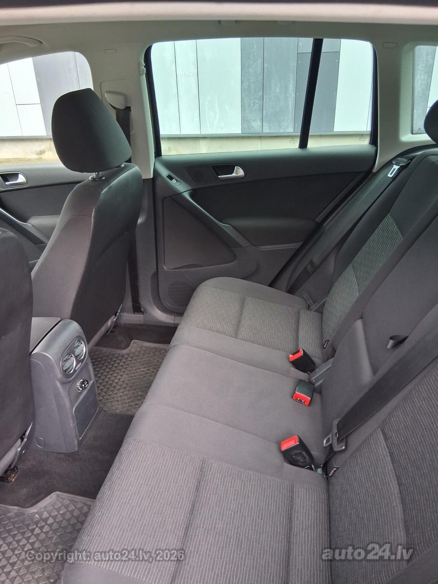 Black Volkswagen Tiguan 2015 in Tallinn, with an engine capacity of 1.40 L and mileage of 112 thousand km for 8290 €, photo 8 on AUTOMOTO.COM.LV