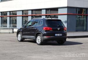 Melns Volkswagen Tiguan 2015 Rīga, ar dzinēja tilpumu 2.00 L un nobraukumu 51 tūkst. km par 12280 €, foto 5 vietnē AUTOMOTO.COM.LV