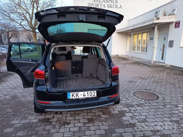 Melns Volkswagen Tiguan 2016 Rīga, ar dzinēja tilpumu 2.00 L un nobraukumu 203 tūkst. km par 10777 €, foto 4 vietnē AUTOMOTO.COM.LV