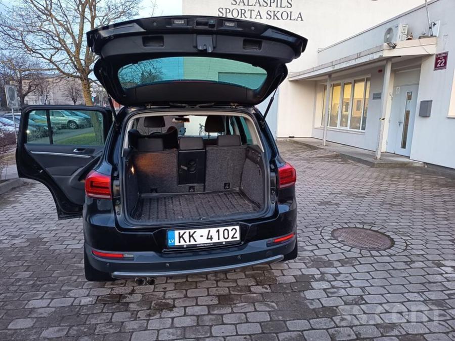 Melns Volkswagen Tiguan 2016 Rīga, ar dzinēja tilpumu 2.00 L un nobraukumu 203 tūkst. km par 10777 €, foto 4 vietnē AUTOMOTO.COM.LV