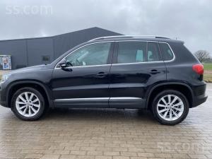 Black Volkswagen Tiguan 2016 in Talsi, with an engine capacity of 2.00 L and mileage of 219 thousand km for 25900 €, photo 2 on AUTOMOTO.COM.LV