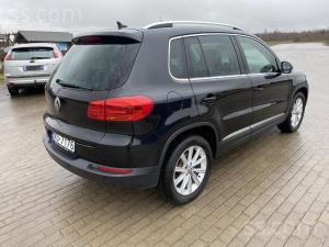 Black Volkswagen Tiguan 2016 in Talsi, with an engine capacity of 2.00 L and mileage of 219 thousand km for 25900 €, photo 5 on AUTOMOTO.COM.LV