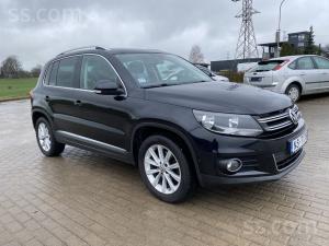 Black Volkswagen Tiguan 2016 in Talsi, with an engine capacity of 2.00 L and mileage of 219 thousand km for 25900 €, photo 7 on AUTOMOTO.COM.LV