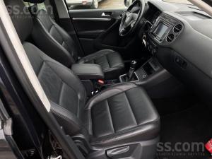 Black Volkswagen Tiguan 2016 in Talsi, with an engine capacity of 2.00 L and mileage of 219 thousand km for 25900 €, photo 10 on AUTOMOTO.COM.LV