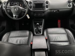 Black Volkswagen Tiguan 2016 in Talsi, with an engine capacity of 2.00 L and mileage of 219 thousand km for 25900 €, photo 15 on AUTOMOTO.COM.LV