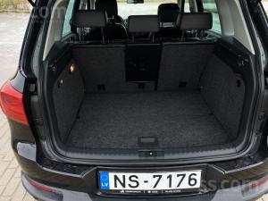 Black Volkswagen Tiguan 2016 in Talsi, with an engine capacity of 2.00 L and mileage of 219 thousand km for 25900 €, photo 16 on AUTOMOTO.COM.LV