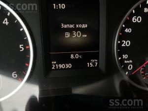 Black Volkswagen Tiguan 2016 in Talsi, with an engine capacity of 2.00 L and mileage of 219 thousand km for 25900 €, photo 21 on AUTOMOTO.COM.LV