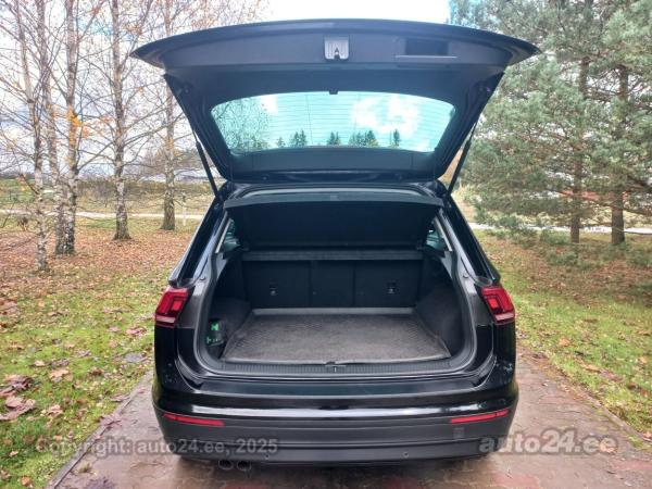 Black Volkswagen Tiguan 2016 in Tartu, with an engine capacity of 2.00 L and mileage of 223 thousand km for 16990 €, photo 11 on AUTOMOTO.COM.LV