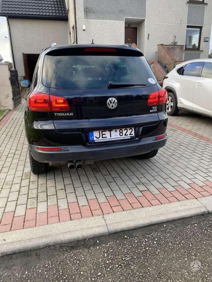 Black Volkswagen Tiguan 2016 in Klaipeda, with an engine capacity of 1.39 L and mileage of 60 thousand km for 10999 €, photo 1 on AUTOMOTO.COM.LV