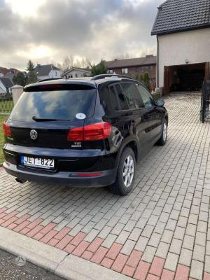 Black Volkswagen Tiguan 2016 in Klaipeda, with an engine capacity of 1.39 L and mileage of 60 thousand km for 10999 €, photo 7 on AUTOMOTO.COM.LV