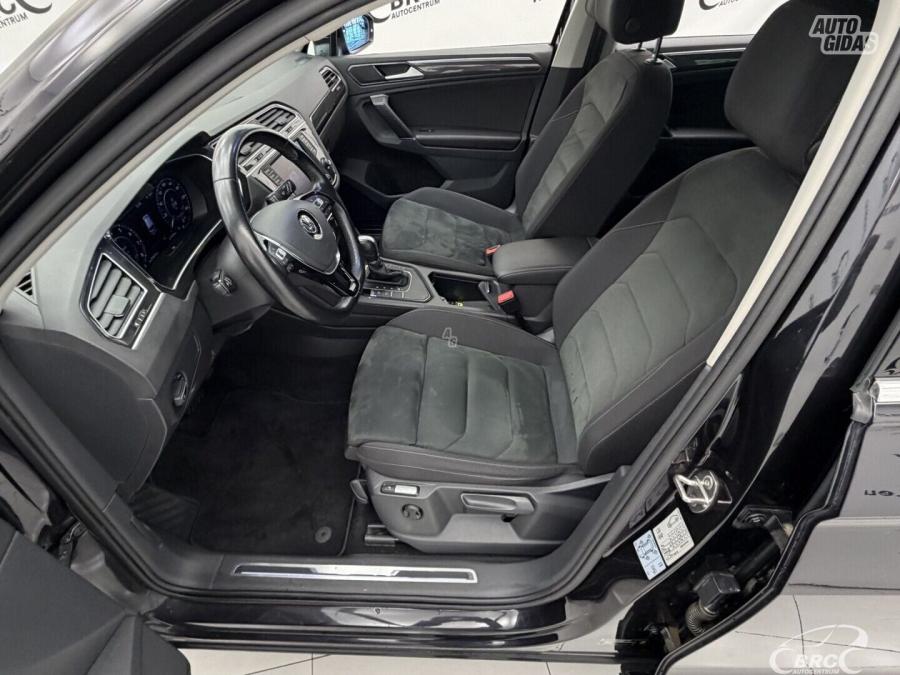 Black Volkswagen Tiguan 2016 in Avizieniai, with an engine capacity of 1.40 L and mileage of 217 thousand km for 14900 €, photo 21 on AUTOMOTO.COM.LV