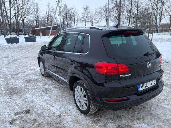 Melns Volkswagen Tiguan 2016 Kaišiadorys, ar dzinēja tilpumu 2.00 L un nobraukumu 284 tūkst. km par 10500 €, foto 3 vietnē AUTOMOTO.COM.LV