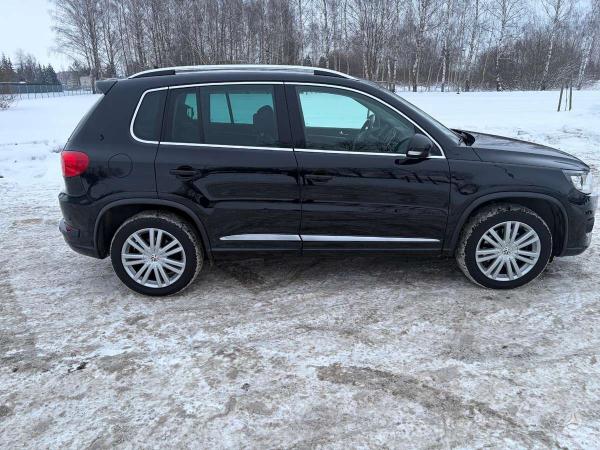 Melns Volkswagen Tiguan 2016 Kaišiadorys, ar dzinēja tilpumu 2.00 L un nobraukumu 284 tūkst. km par 10500 €, foto 6 vietnē AUTOMOTO.COM.LV
