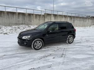 Melns Volkswagen Tiguan 2016 Viļņa, ar dzinēja tilpumu 2.00 L un nobraukumu 62 tūkst. km par 10500 €, foto 3 vietnē AUTOMOTO.COM.LV