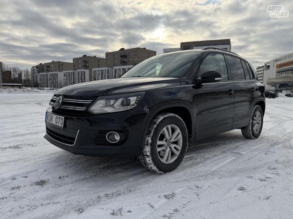 Melns Volkswagen Tiguan 2016 Viļņa, ar dzinēja tilpumu 2.00 L un nobraukumu 62 tūkst. km par 10500 €, foto 4 vietnē AUTOMOTO.COM.LV