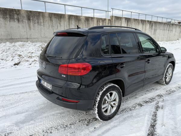 Melns Volkswagen Tiguan 2016 Viļņa, ar dzinēja tilpumu 2.00 L un nobraukumu 62 tūkst. km par 10500 €, foto 6 vietnē AUTOMOTO.COM.LV
