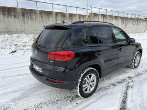Melns Volkswagen Tiguan 2016 Viļņa, ar dzinēja tilpumu 2.00 L un nobraukumu 62 tūkst. km par 10500 €, foto 6 vietnē AUTOMOTO.COM.LV