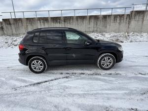Melns Volkswagen Tiguan 2016 Viļņa, ar dzinēja tilpumu 2.00 L un nobraukumu 62 tūkst. km par 10500 €, foto 7 vietnē AUTOMOTO.COM.LV