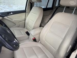 Melns Volkswagen Tiguan 2016 Viļņa, ar dzinēja tilpumu 2.00 L un nobraukumu 62 tūkst. km par 10500 €, foto 13 vietnē AUTOMOTO.COM.LV