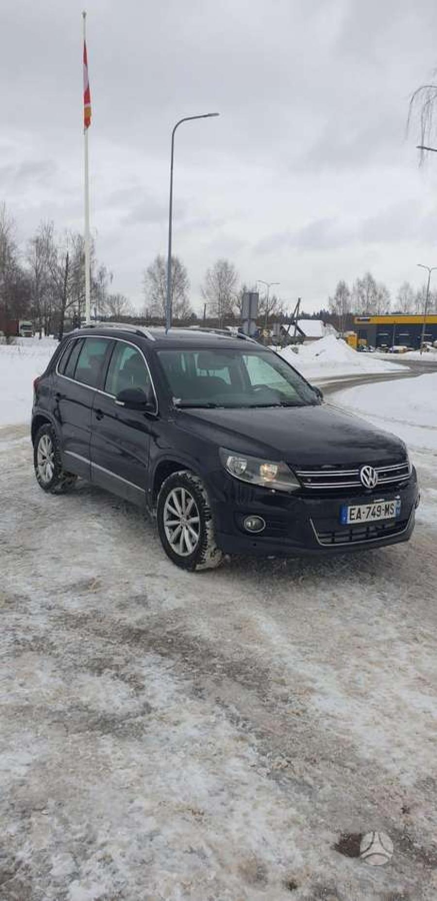 Black Volkswagen Tiguan 2016 in Taurage, with an engine capacity of 1.97 L and mileage of 253 thousand km for 7800 €, photo 3 on AUTOMOTO.COM.LV