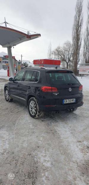 Black Volkswagen Tiguan 2016 in Taurage, with an engine capacity of 1.97 L and mileage of 253 thousand km for 7800 €, photo 6 on AUTOMOTO.COM.LV